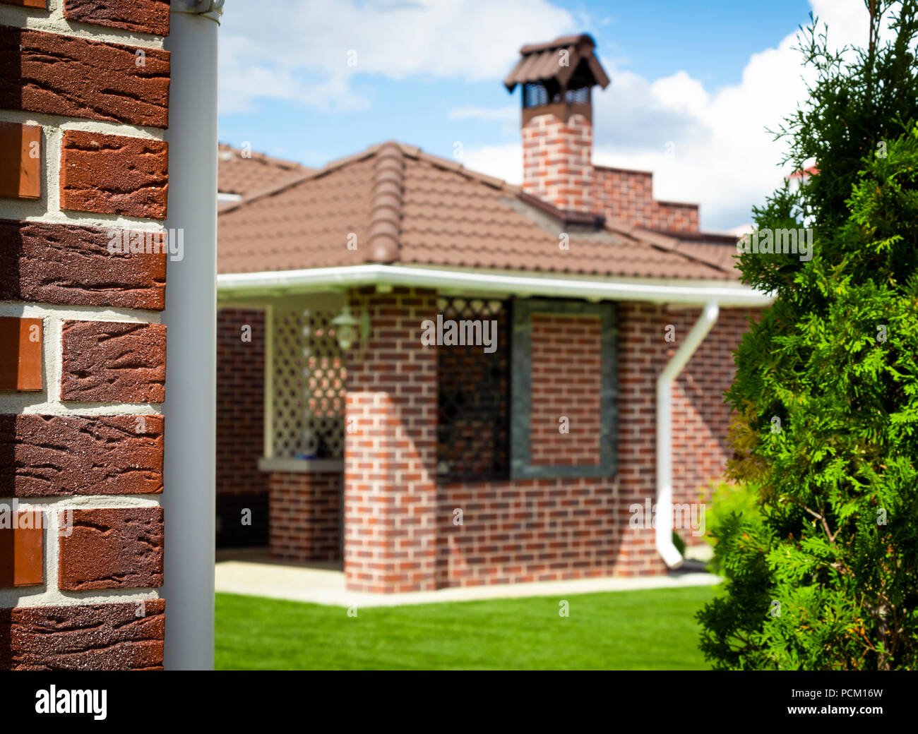 Brick arbor hi-res stock photography and images - Alamy