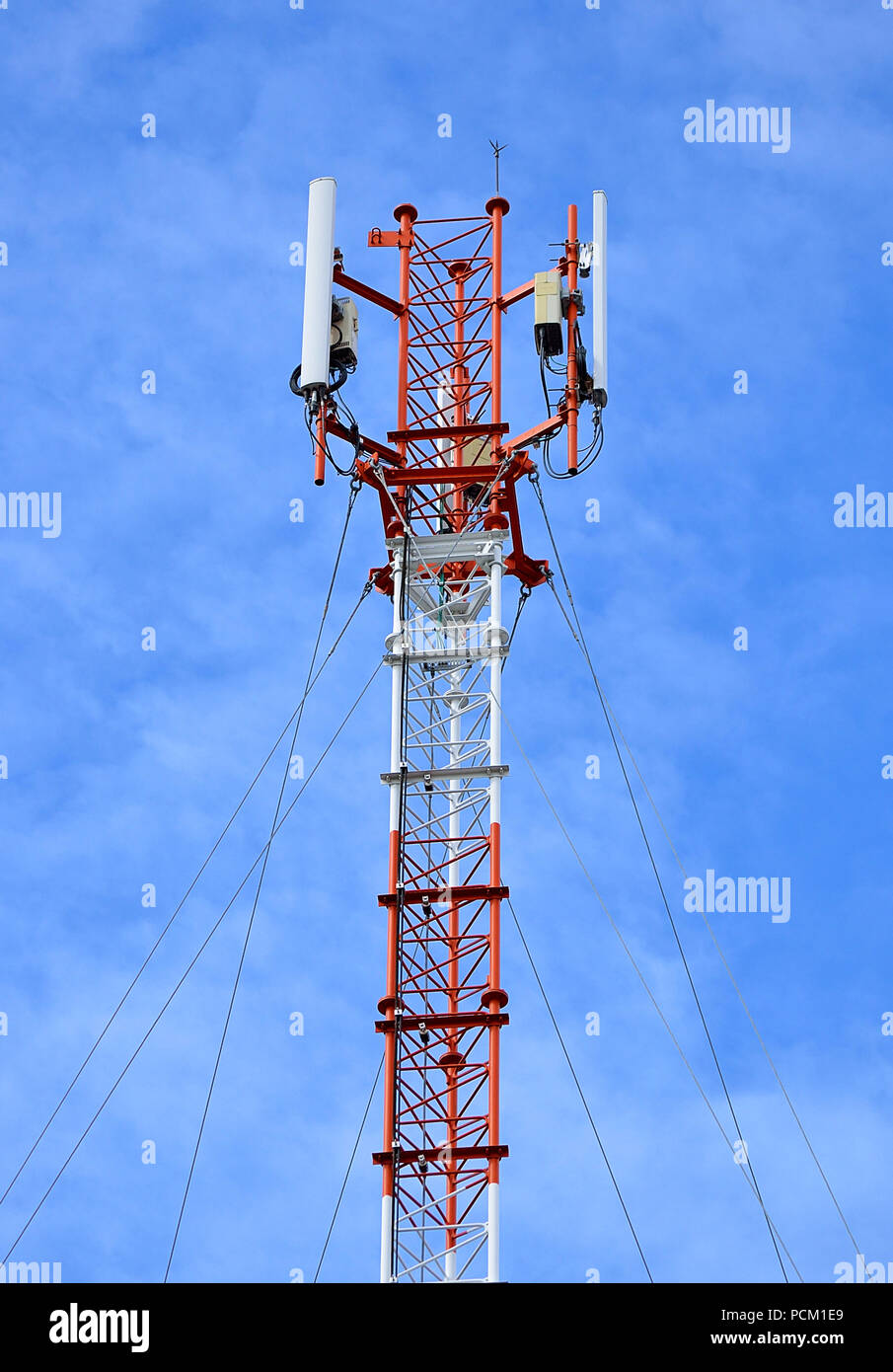 Antennas of cellular systems Stock Photo - Alamy