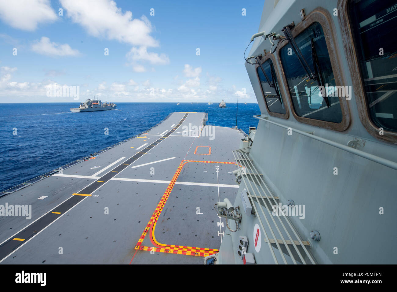 180726-N-VR594-1038 PACIFIC OCEAN (July 26, 2018) Royal Australian Navy ...