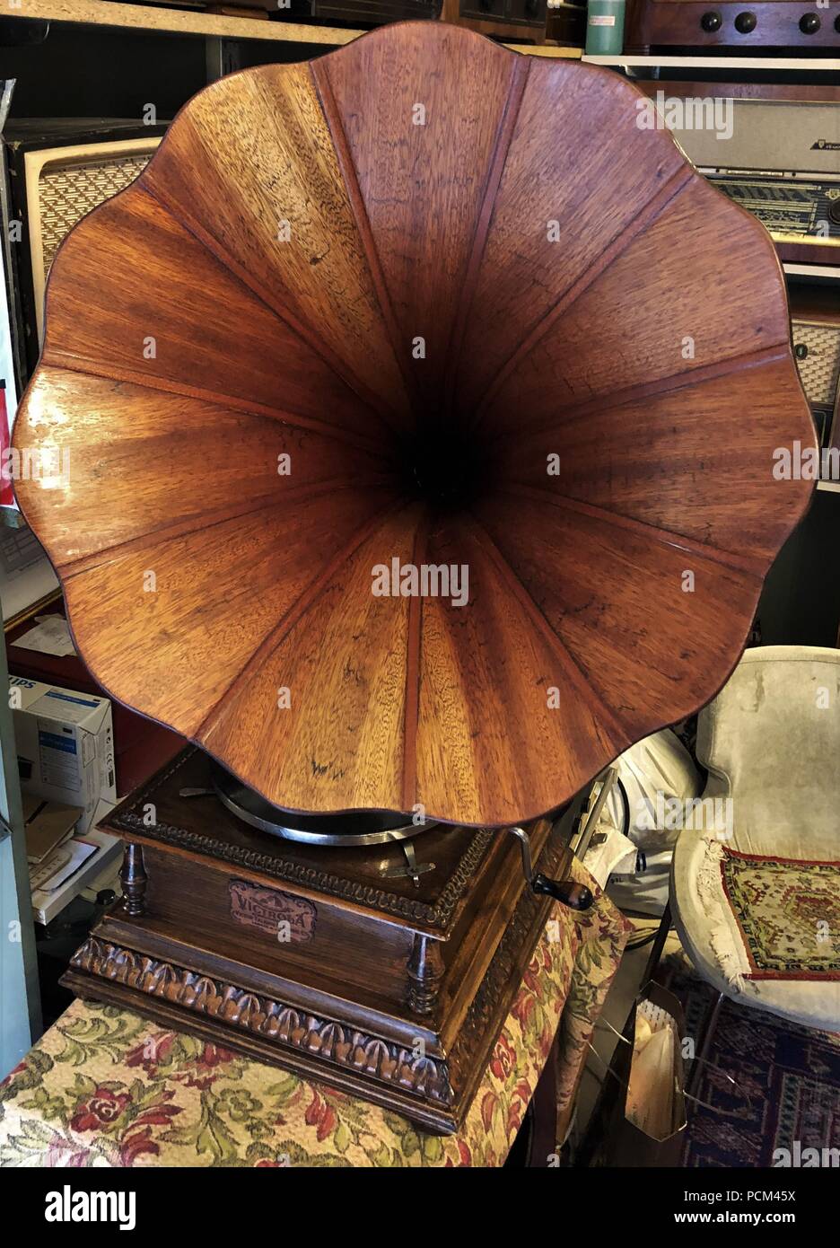 Gramophone vintage hi-res stock photography and images - Alamy