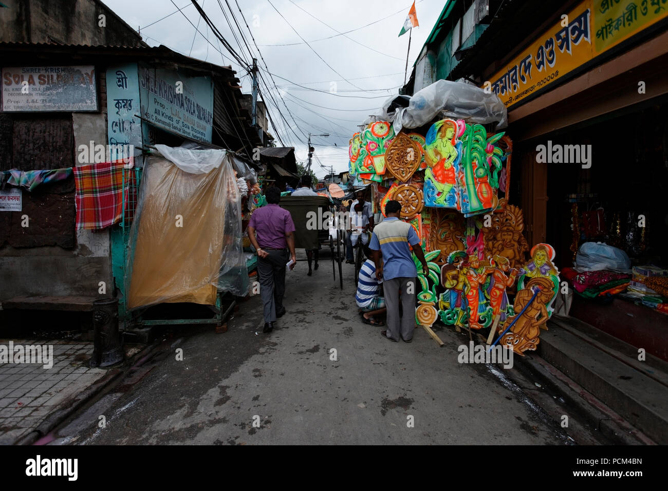 Rickshaw puller kolkata west hi-res stock photography and images - Alamy