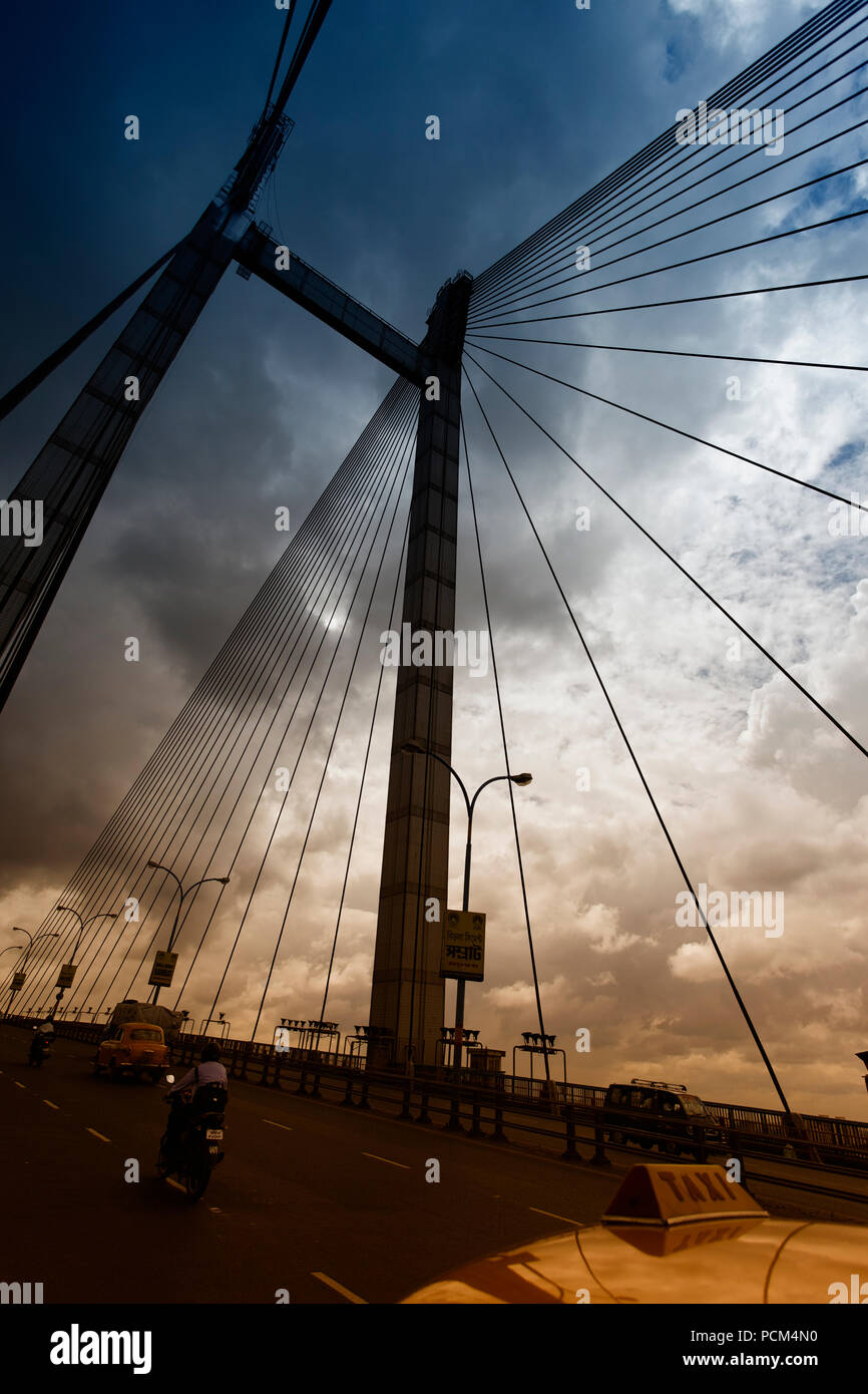 The Vidyasagar Setu Bridge Over Hooghly River, Kolkata, India Stock ...