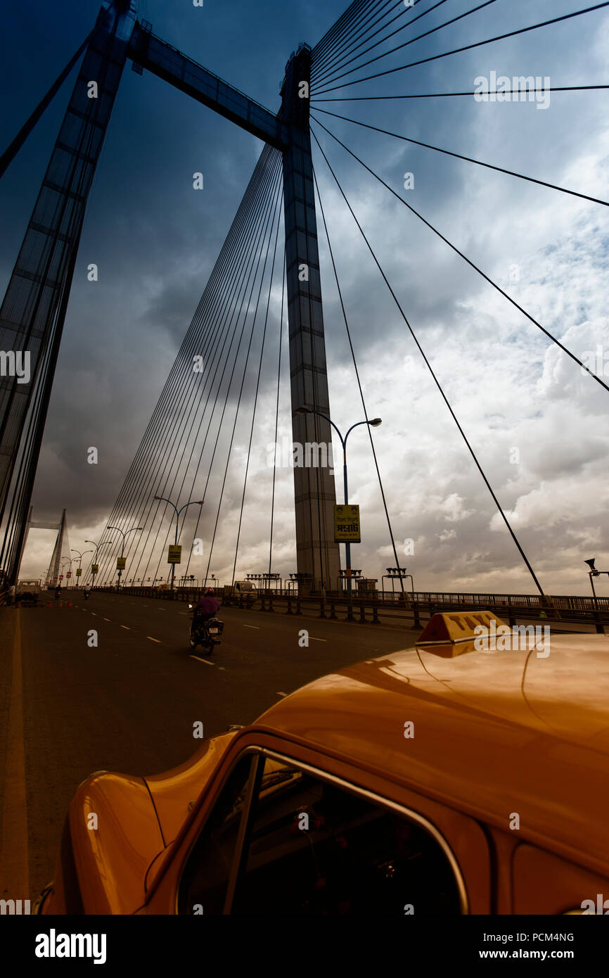 The Vidyasagar Setu Bridge Over Hooghly River, Kolkata, India Stock ...