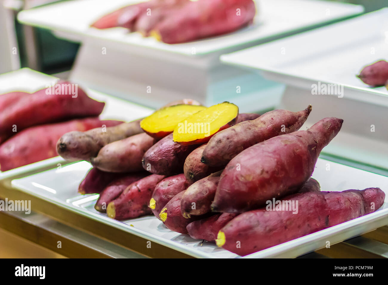 Yakiimo ya hi-res stock photography and images - Alamy