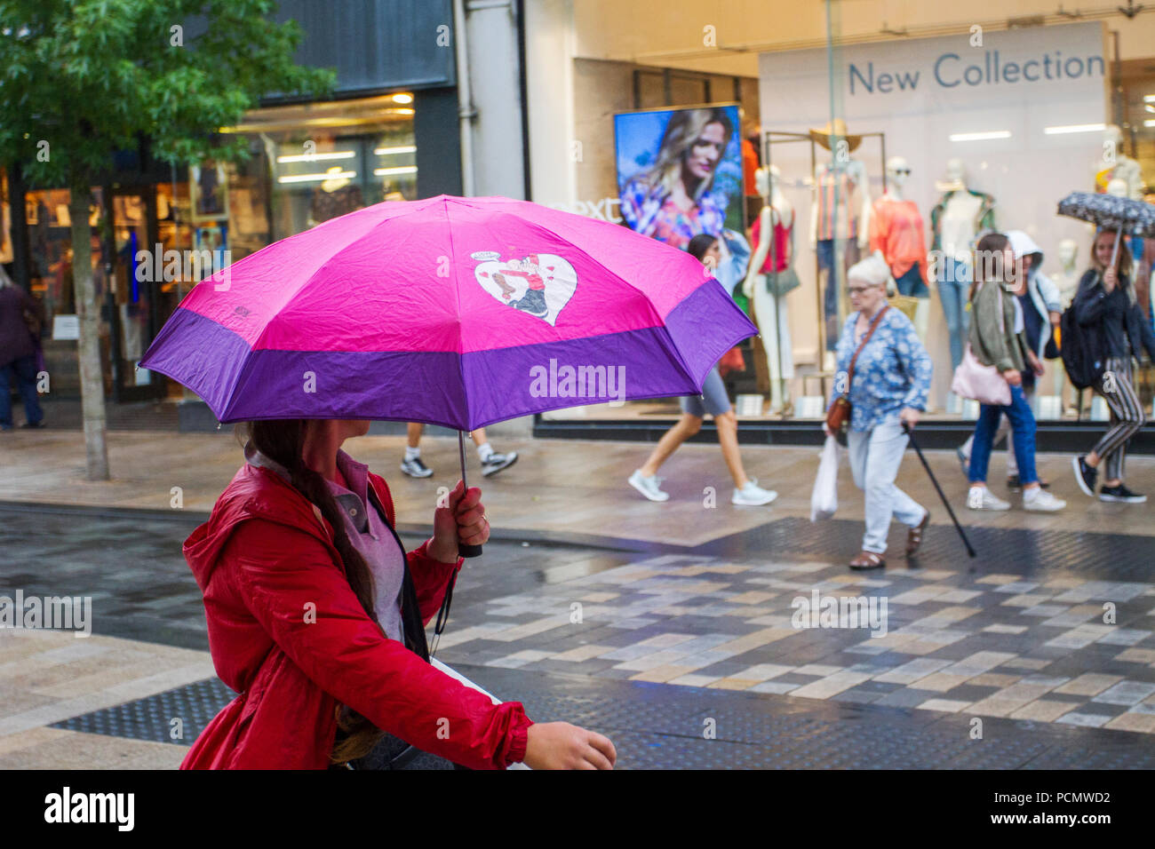 Preston, Lancashire. 3rd Aug 2018. UK Weather: Warm rain in the city ...