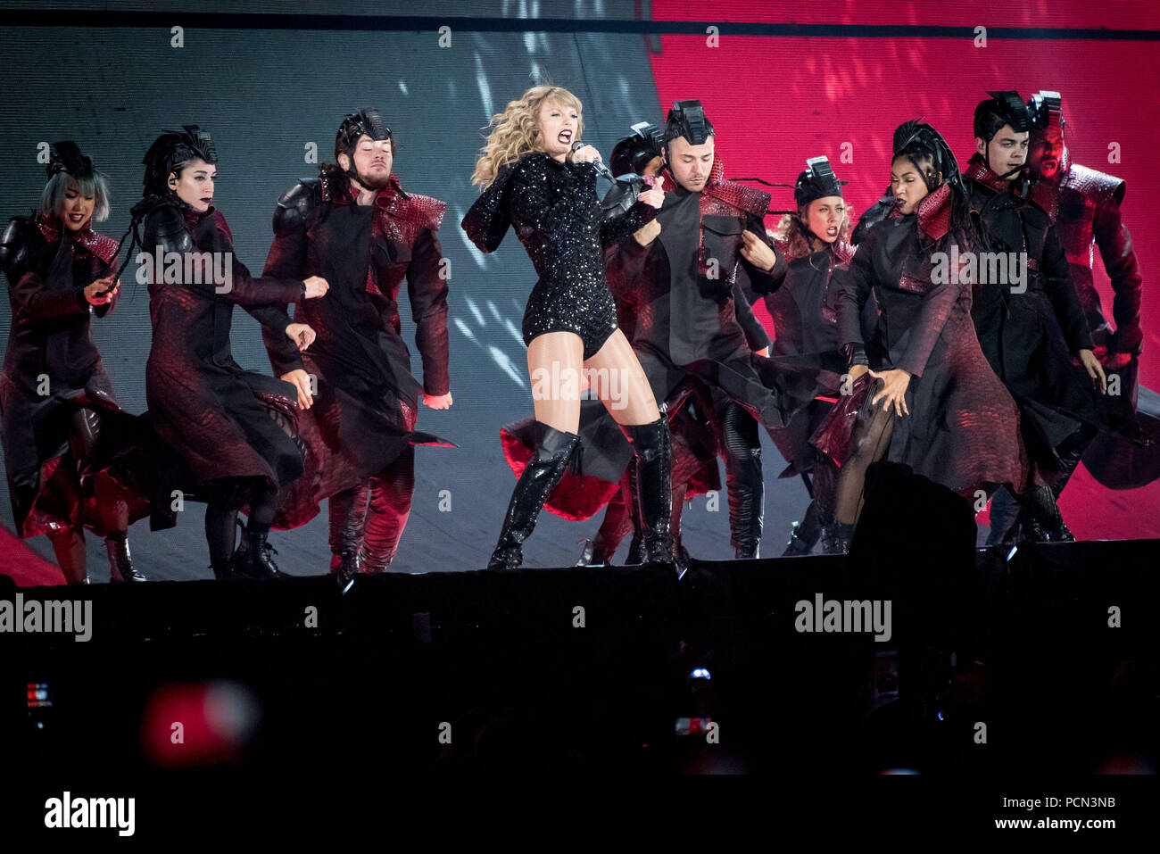 Taylor swift reputation stadium tour hi-res stock photography and ...