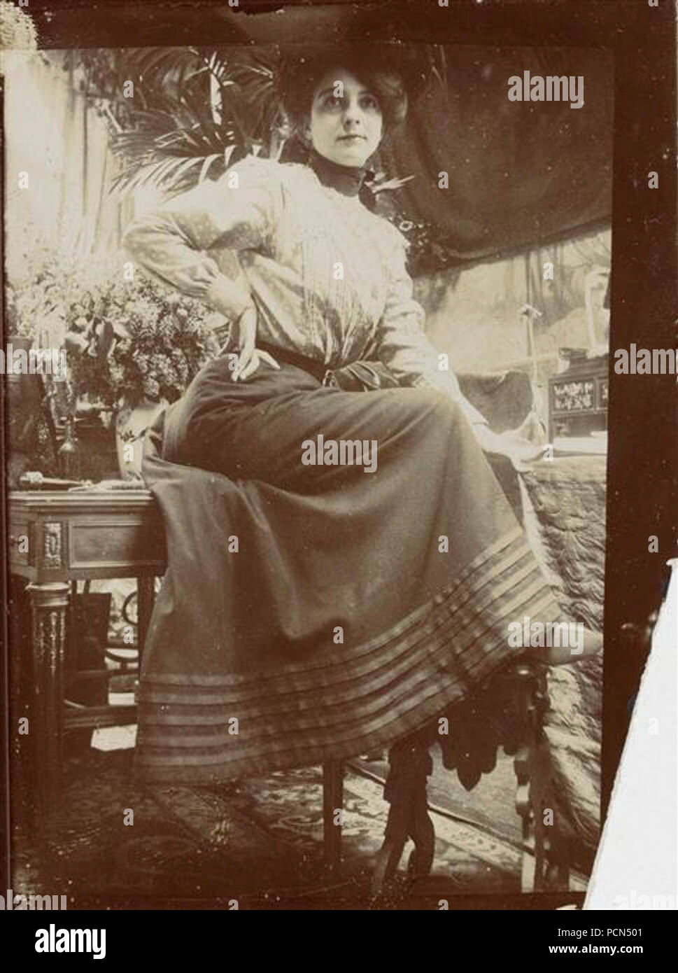 Alfons Mucha model cca1900 Stock Photo - Alamy