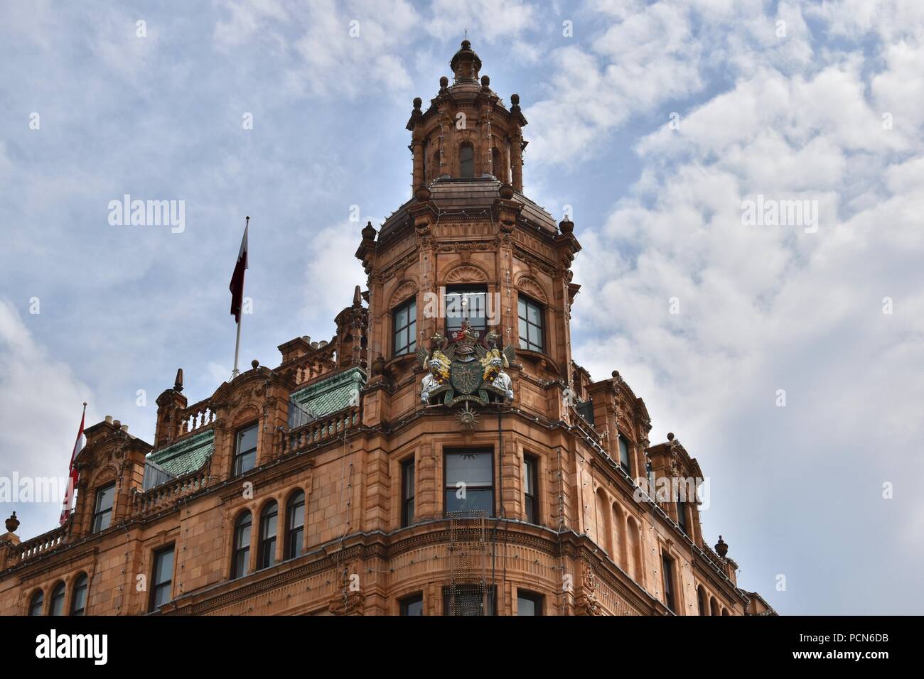 Harrods limited hi-res stock photography and images - Alamy