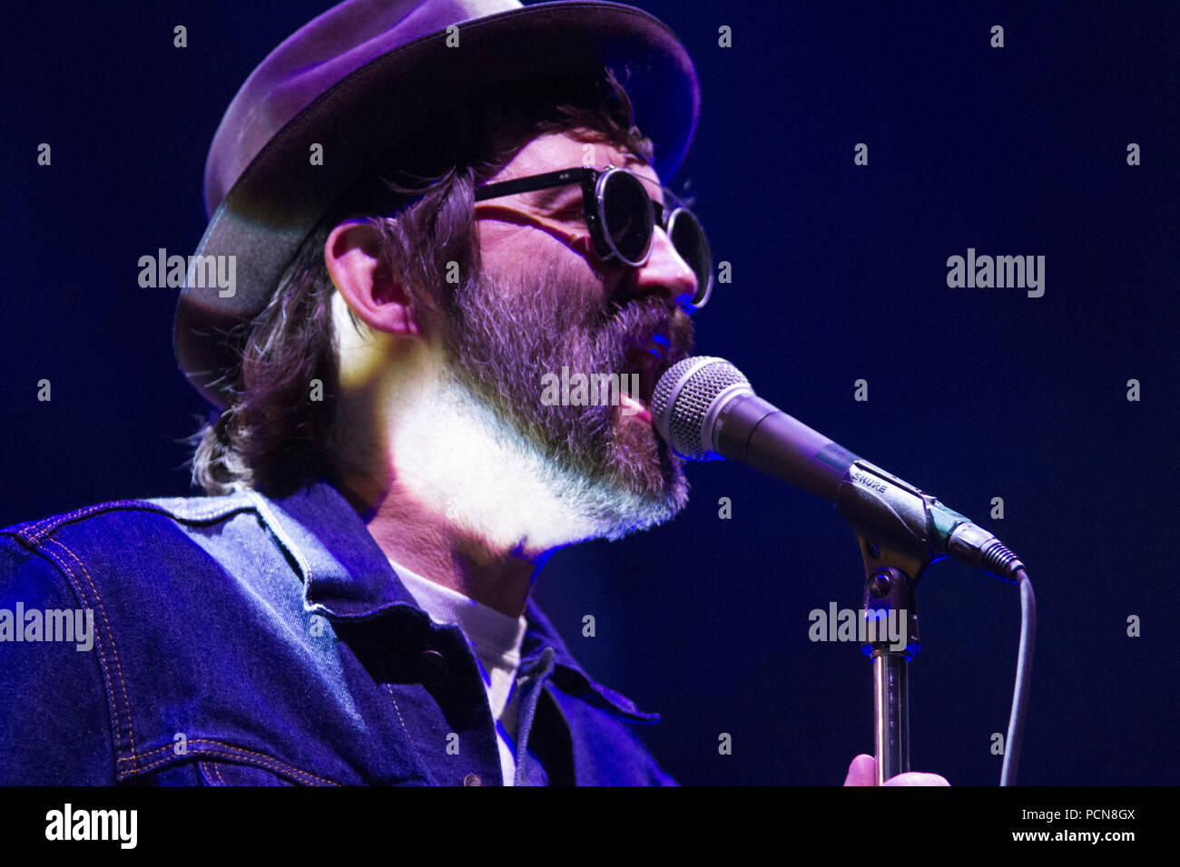 Mark everett hi-res stock photography and images - Alamy