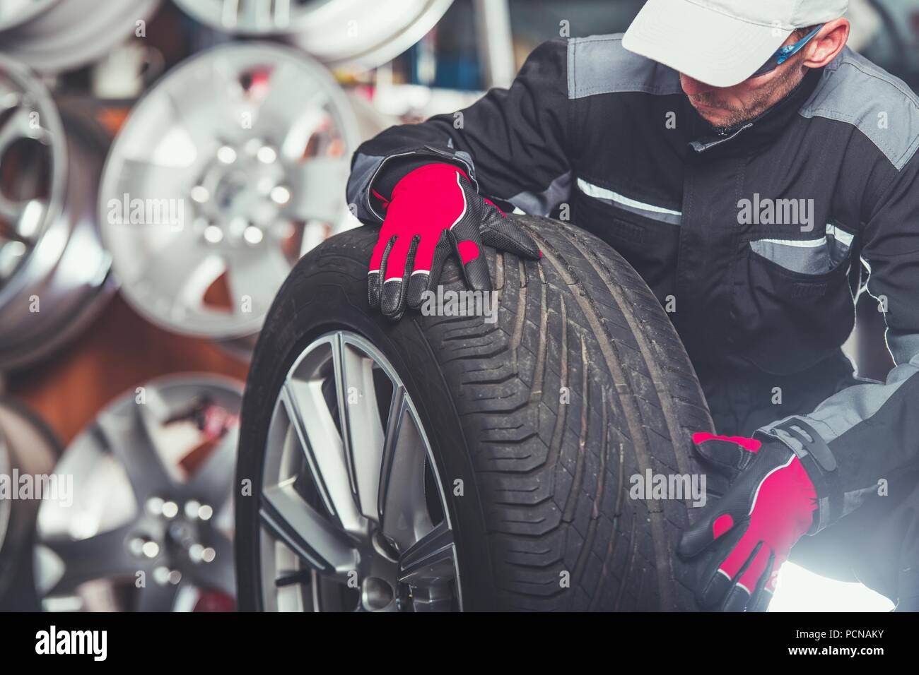 Alloy wheels hi-res stock photography and images - Alamy