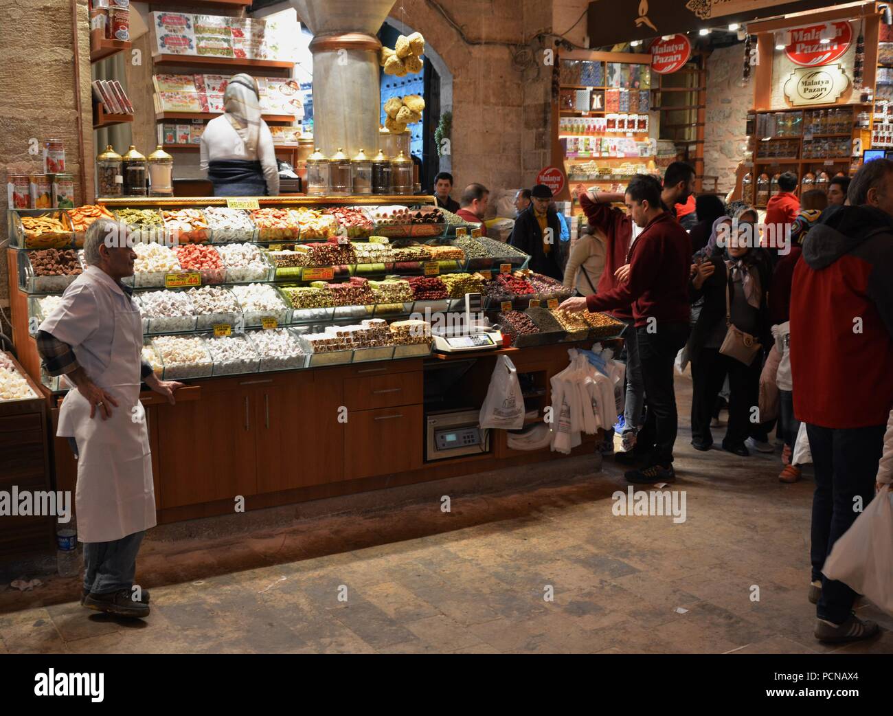 Egyptian Spice Bazaar shops and counters in Istanbul Stock Photo - Alamy
