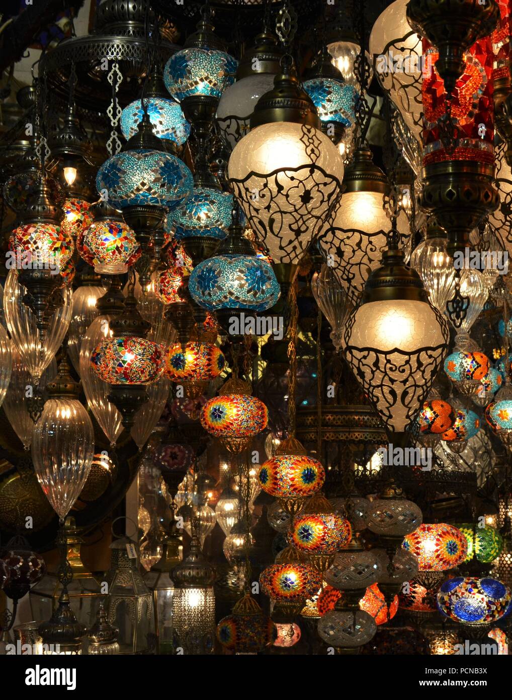 Traditional Turkish souvenir lamps and candles at Grand Bazaar Stock ...