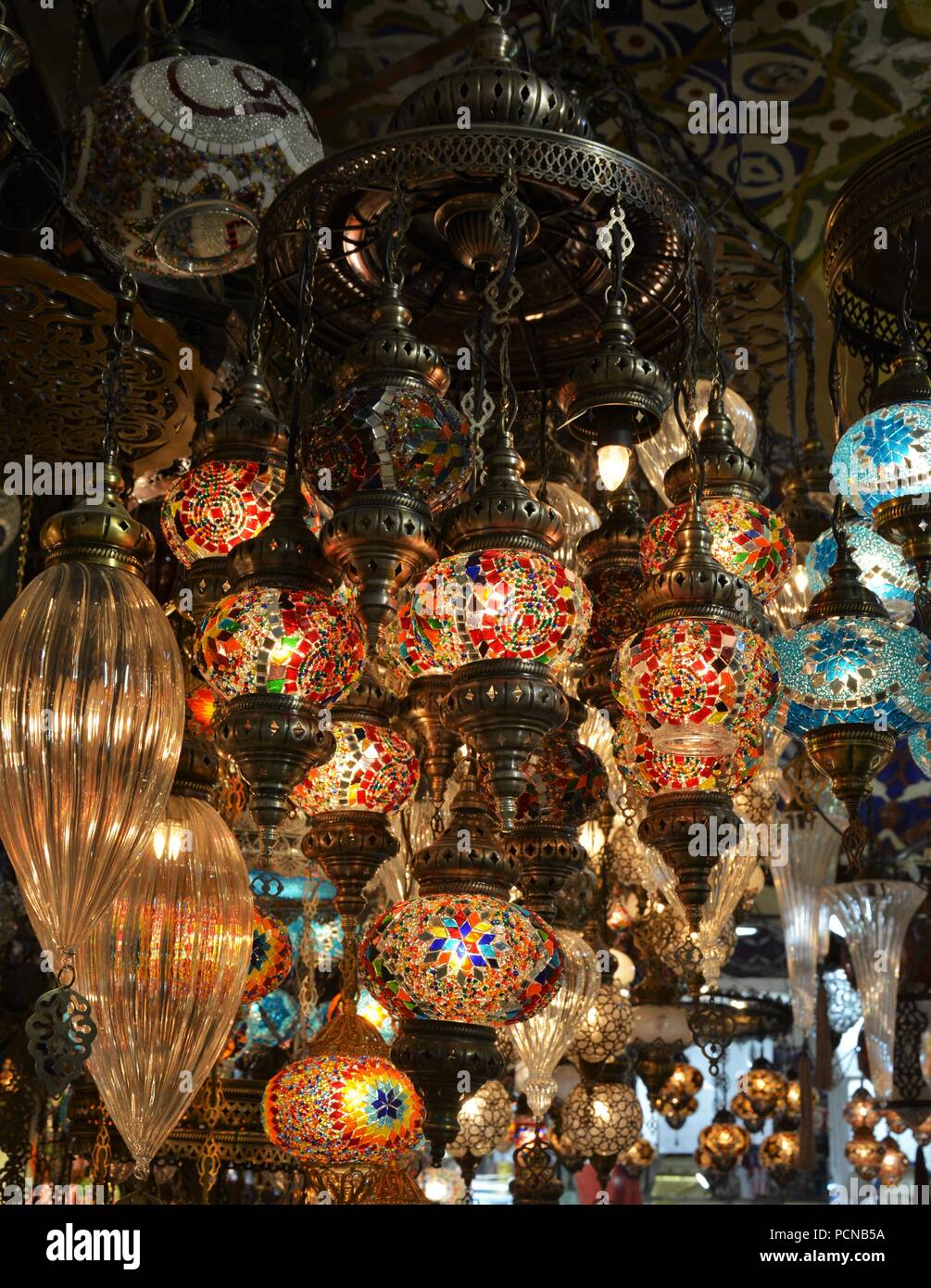 Traditional Turkish souvenir lamps and candles at Grand Bazaar Stock ...