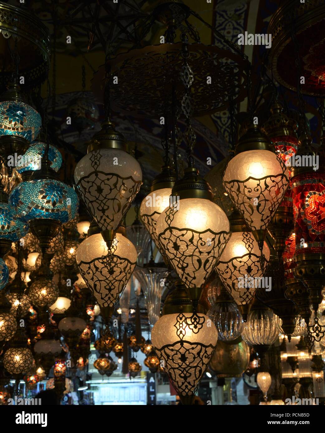Traditional Turkish souvenir lamps and candles at Grand Bazaar Stock ...