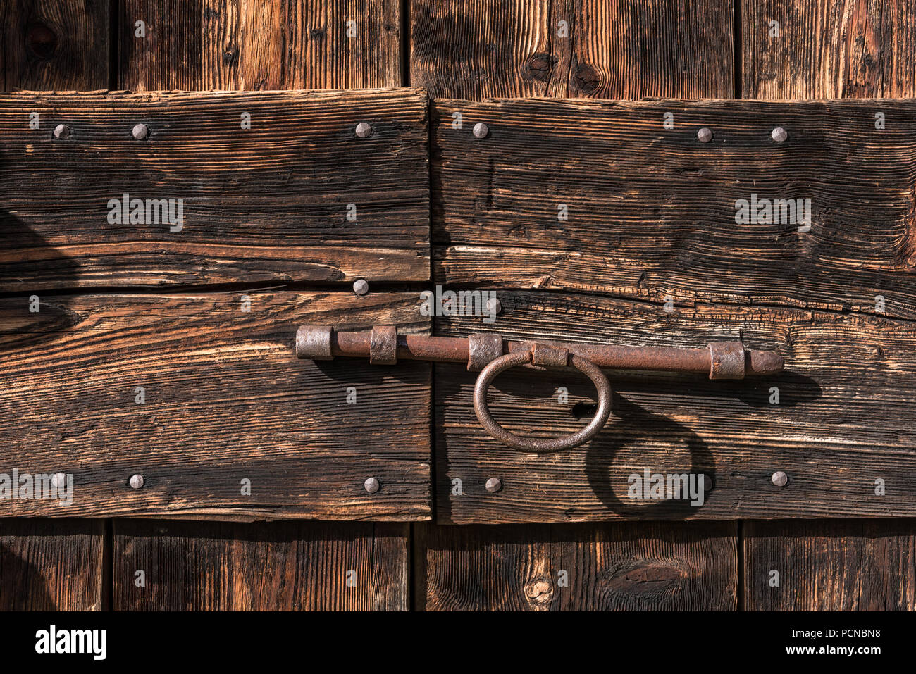 Medieval door lock hi-res stock photography and images - Alamy