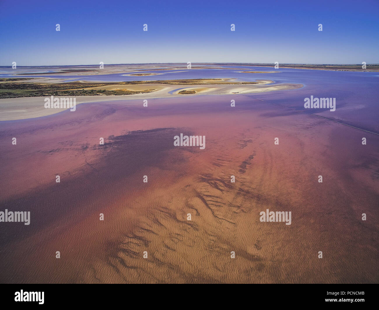 Shallow salt water patches of Lake Tyrrell, Victoria, Australia ...