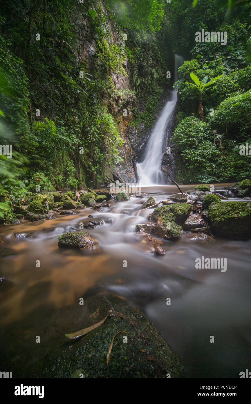 Mae kam pong waterfall chiang hi-res stock photography and images - Alamy