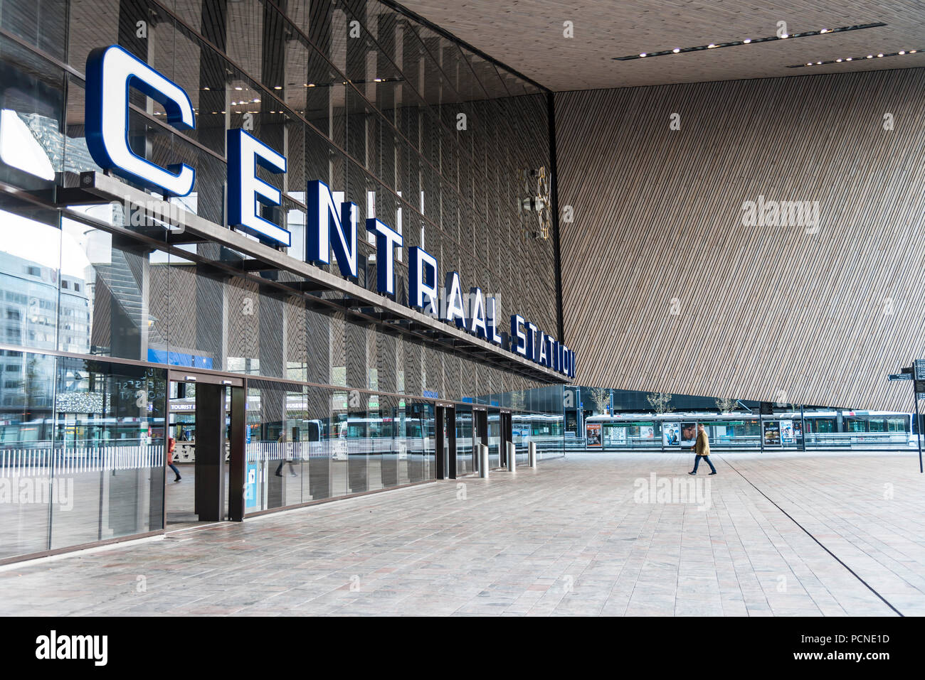 Rotterdam centraal station hi-res stock photography and images - Alamy