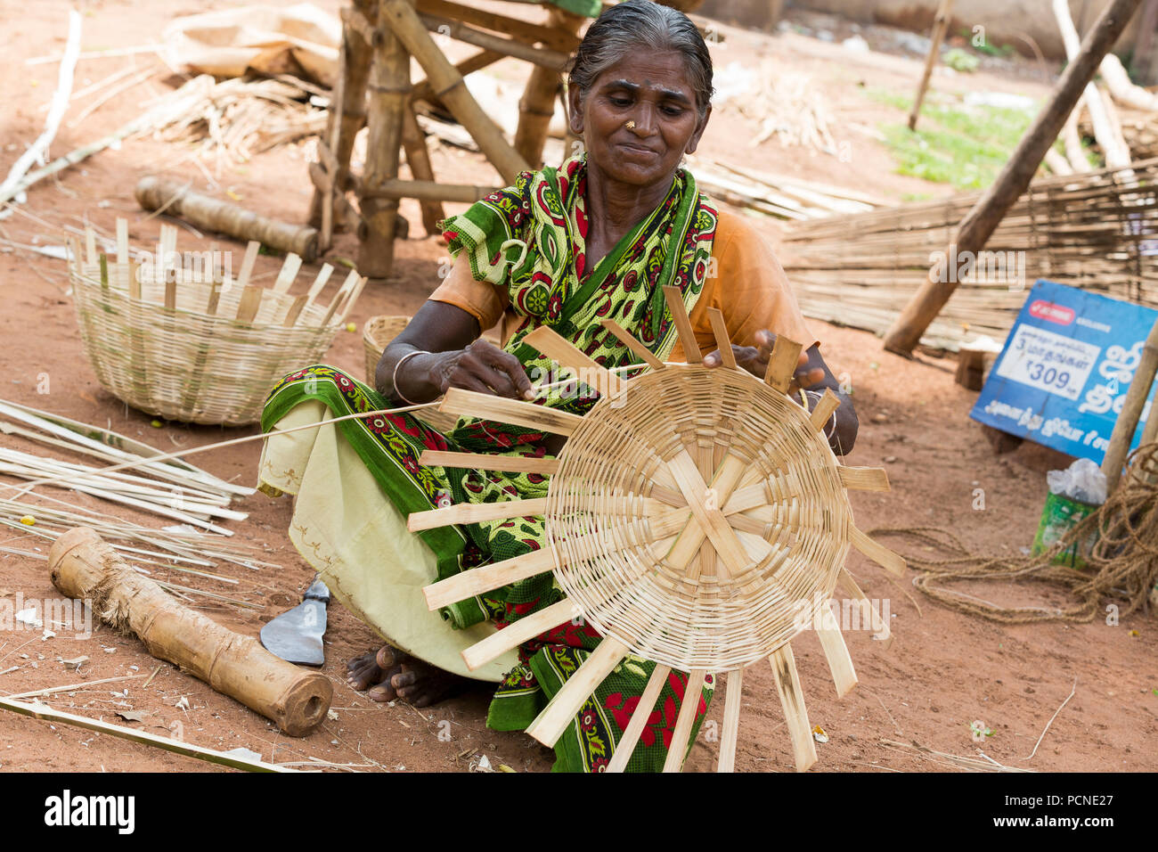 Handm hi-res stock photography and images - Alamy
