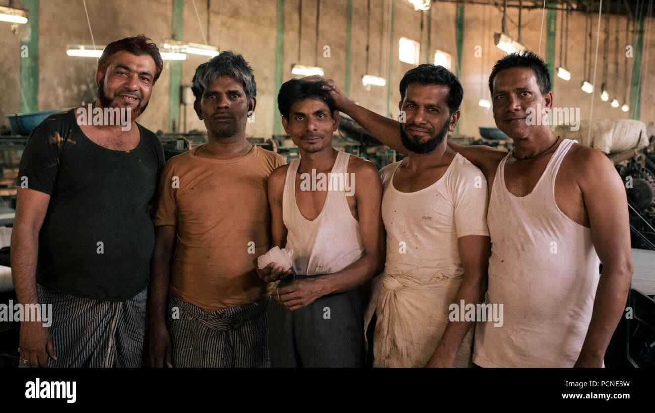 Handloom workers hi-res stock photography and images - Alamy
