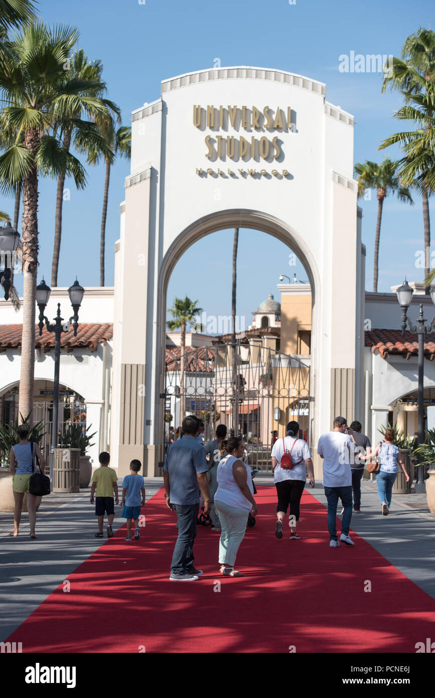Universal studios sign hi-res stock photography and images - Alamy