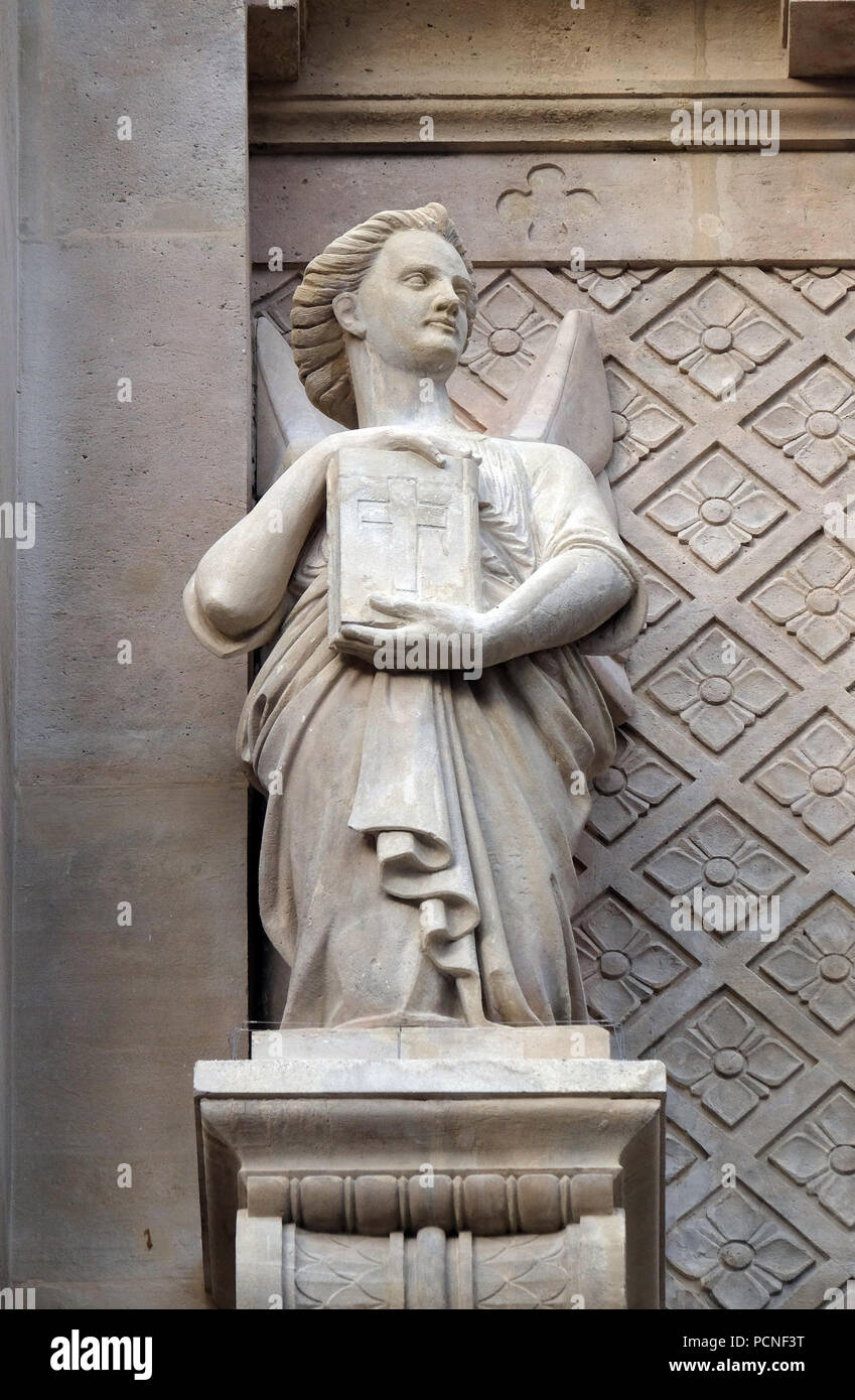 Church of saint matthew statue hi-res stock photography and images - Alamy