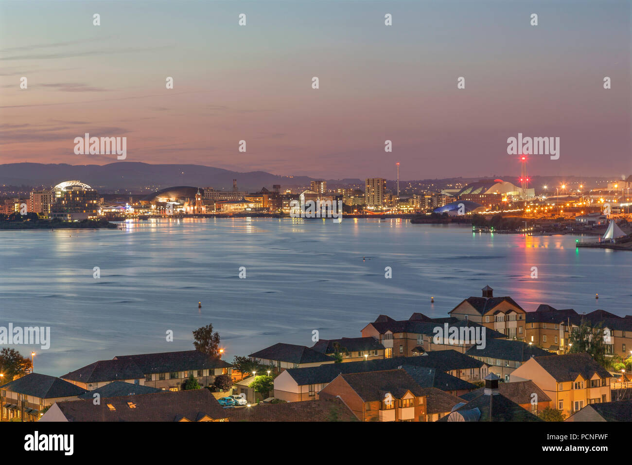 Cardiff marina sunset hi-res stock photography and images - Alamy