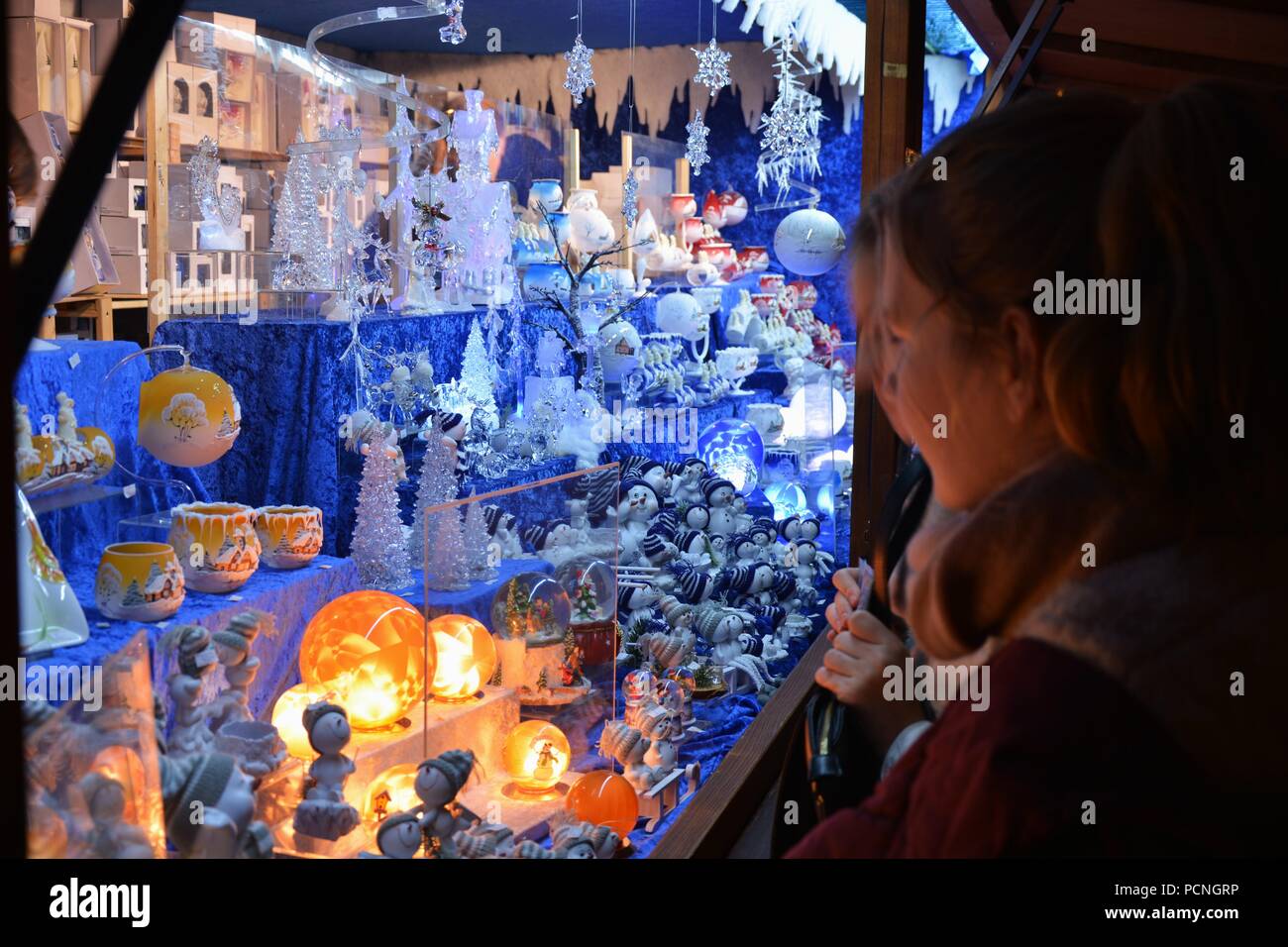 Germany christmas market candles hi-res stock photography and images ...