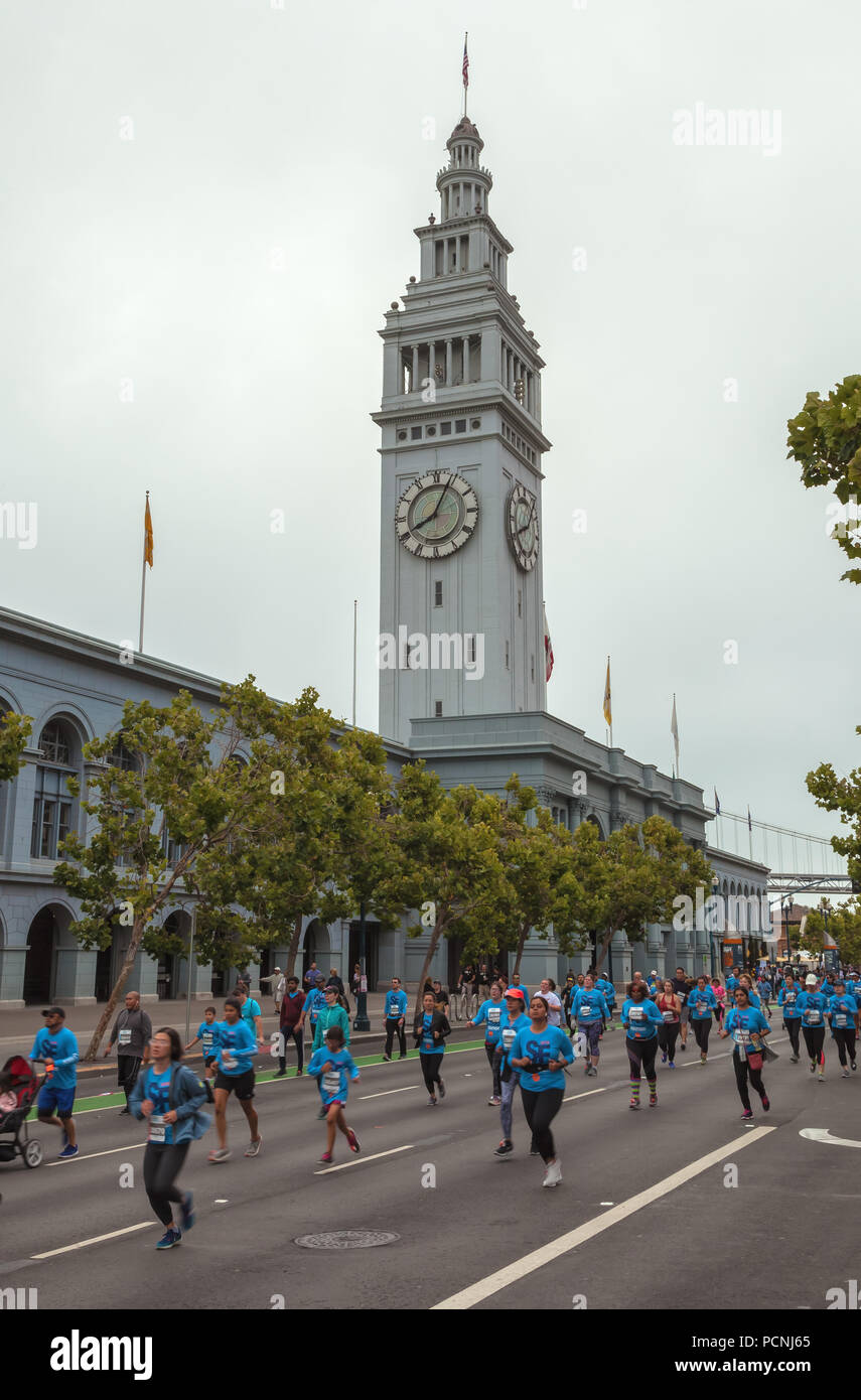Race building hi-res stock photography and images - Alamy