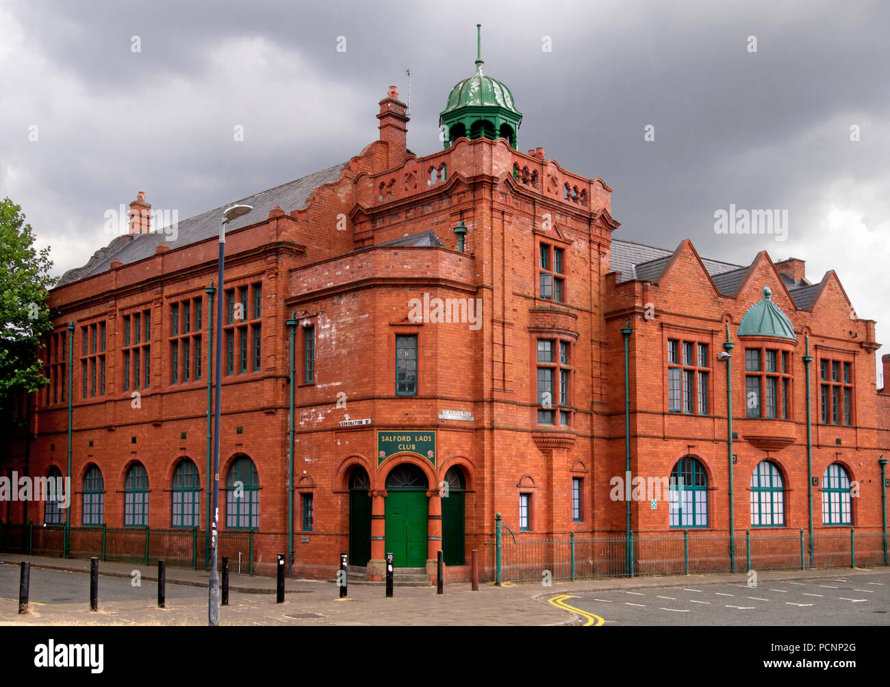 The green building manchester hi-res stock photography and images - Alamy