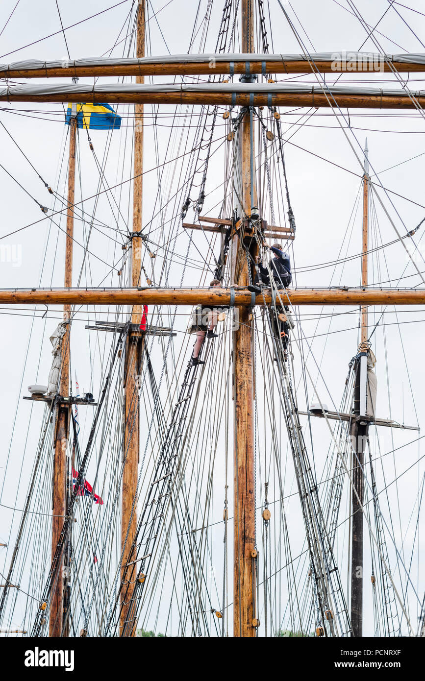 Working ships hi-res stock photography and images - Alamy