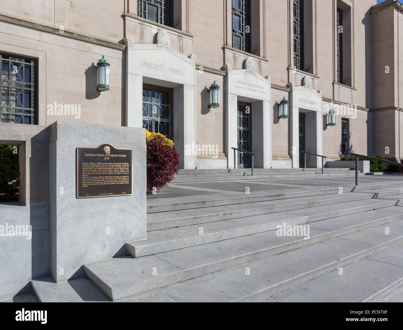 Graduate school architecture hi-res stock photography and images - Alamy