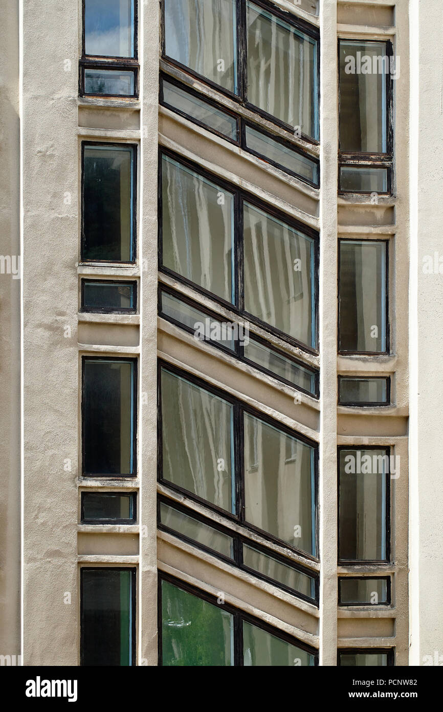 Diagonal windows hi-res stock photography and images - Alamy
