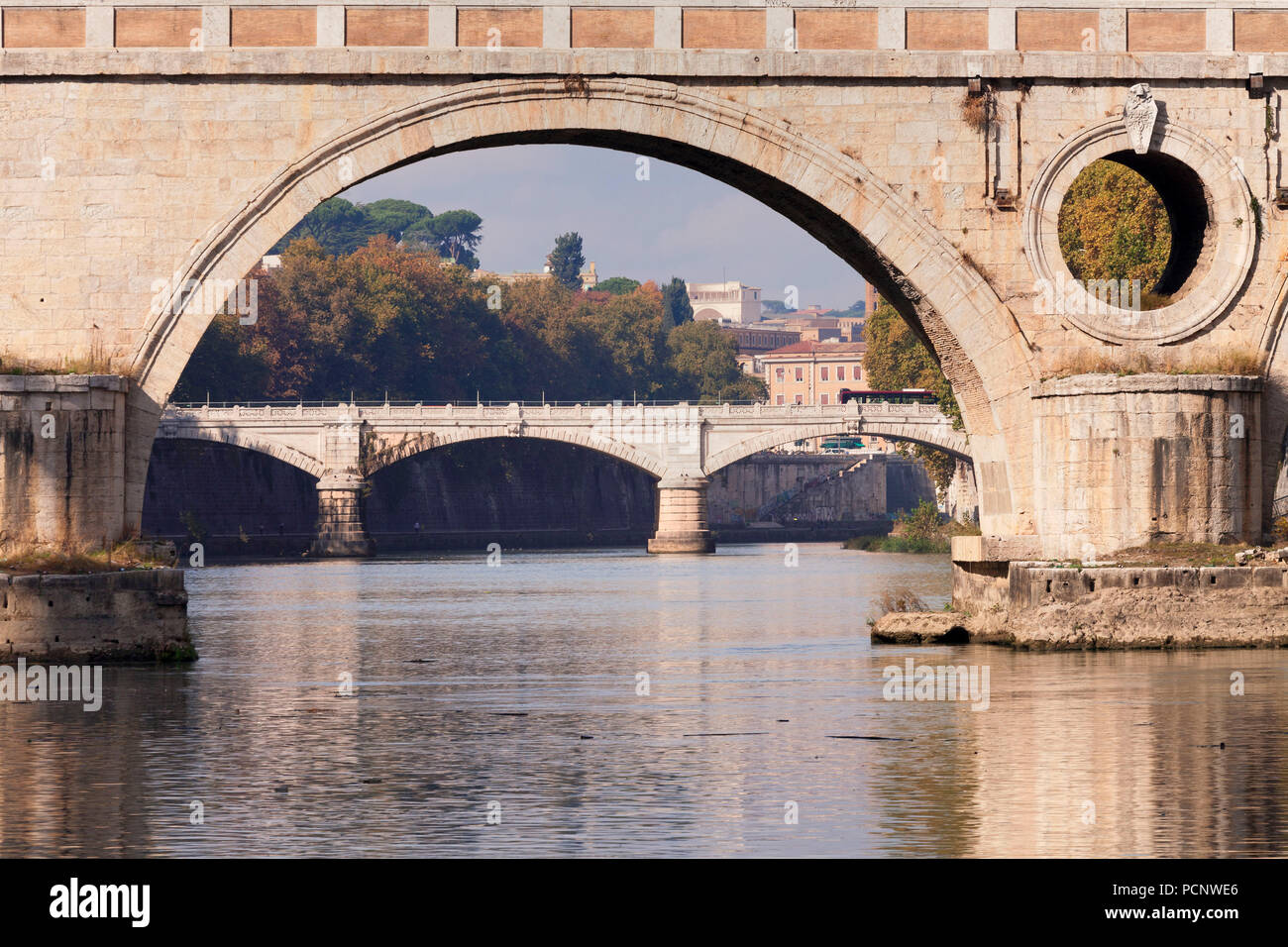 Ponte Garibaldi bridge over the Tiber,Rome,Lazio,Italy Stock Photo - Alamy