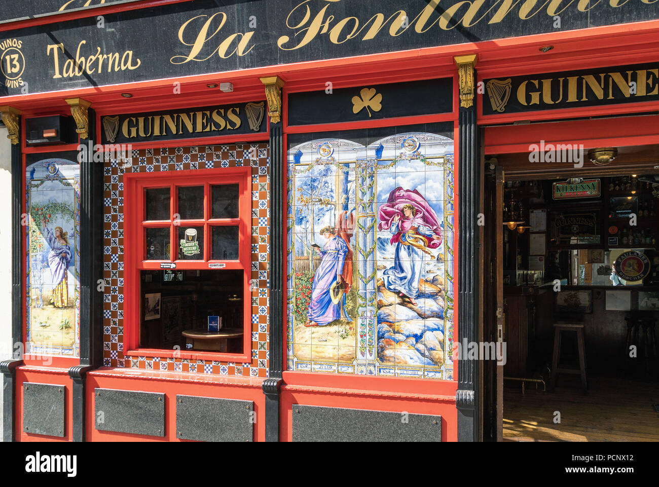 Madrid, Centro, Calle de San Justo, Tavern, Pub Stock Photo - Alamy