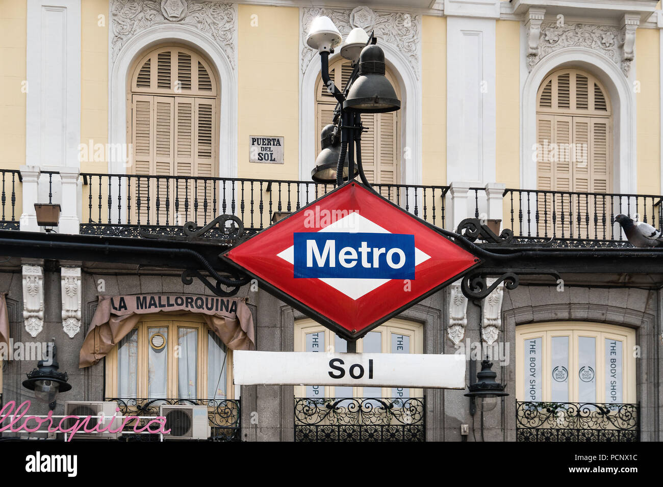 Madrid, Puerta del Sol, metro sign Stock Photo - Alamy