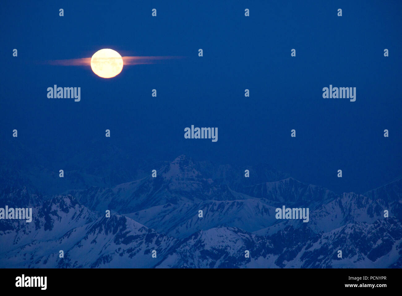 Full moon over zugspitze hi-res stock photography and images - Alamy