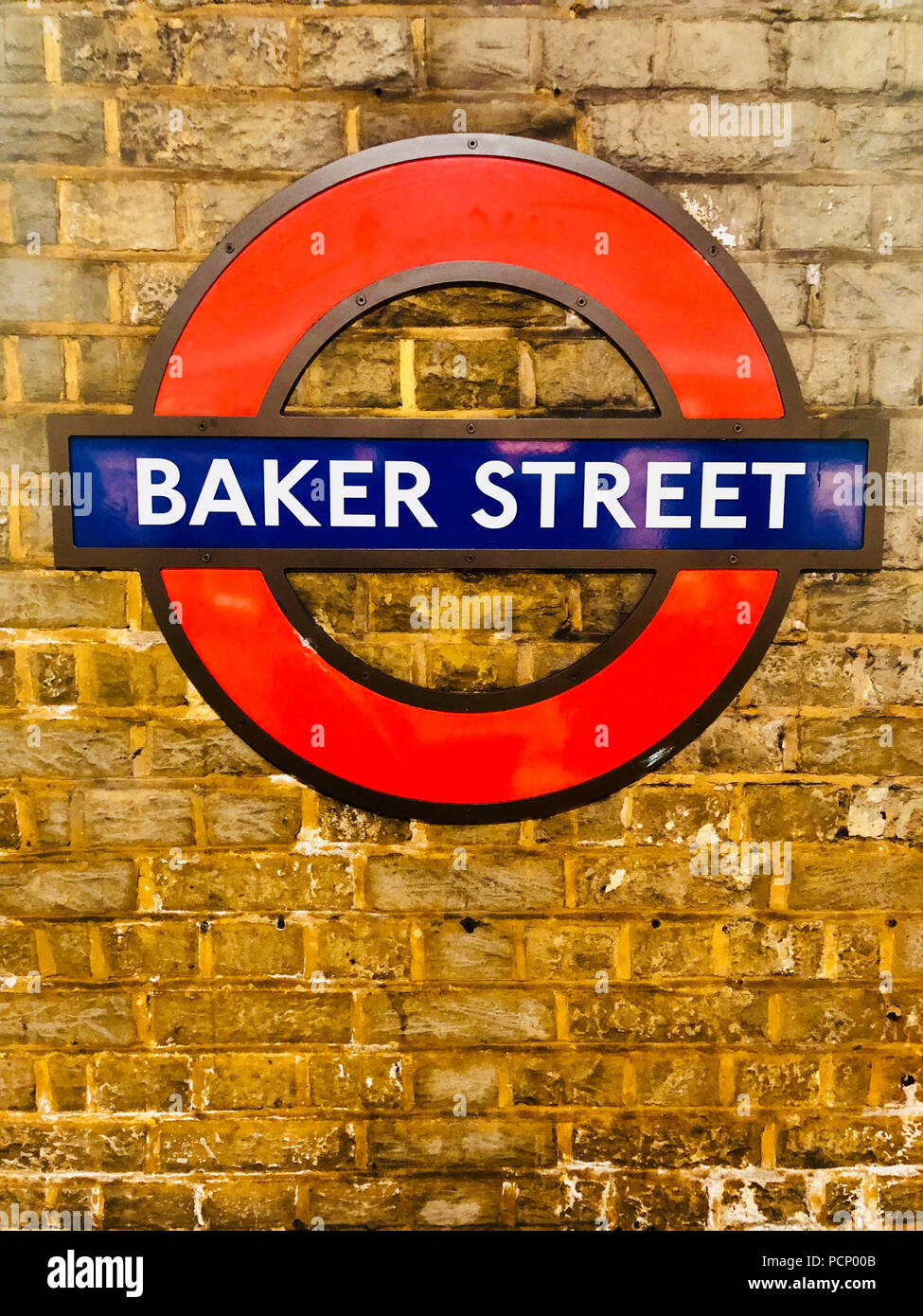 Baker street underground tube station hi-res stock photography and ...