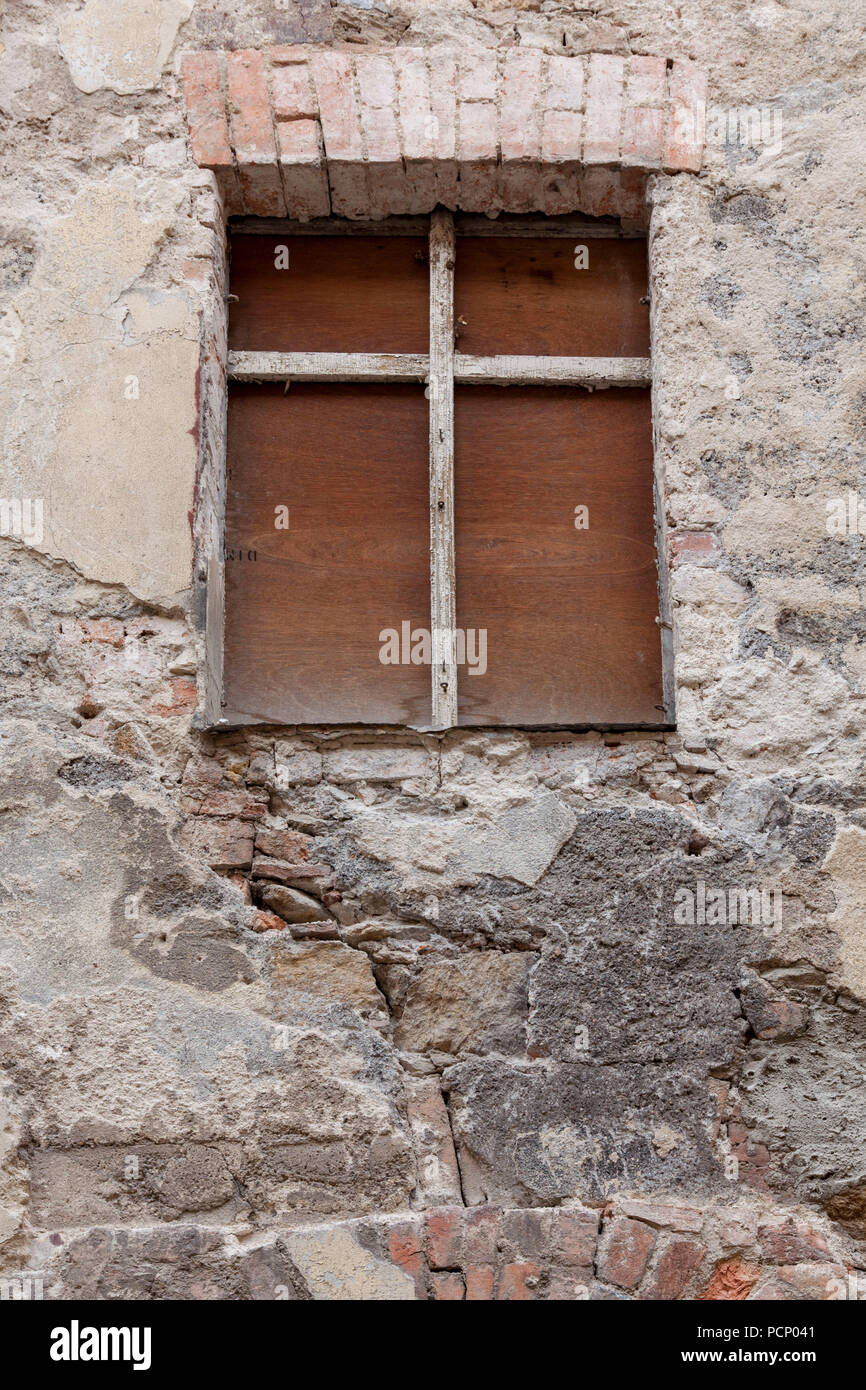 Cross shaped window hi-res stock photography and images - Alamy