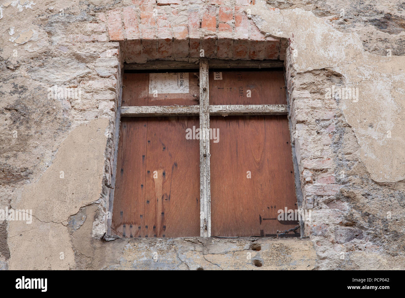 Germany, Görlitz, window with cross-shaped glazing bars Stock Photo - Alamy