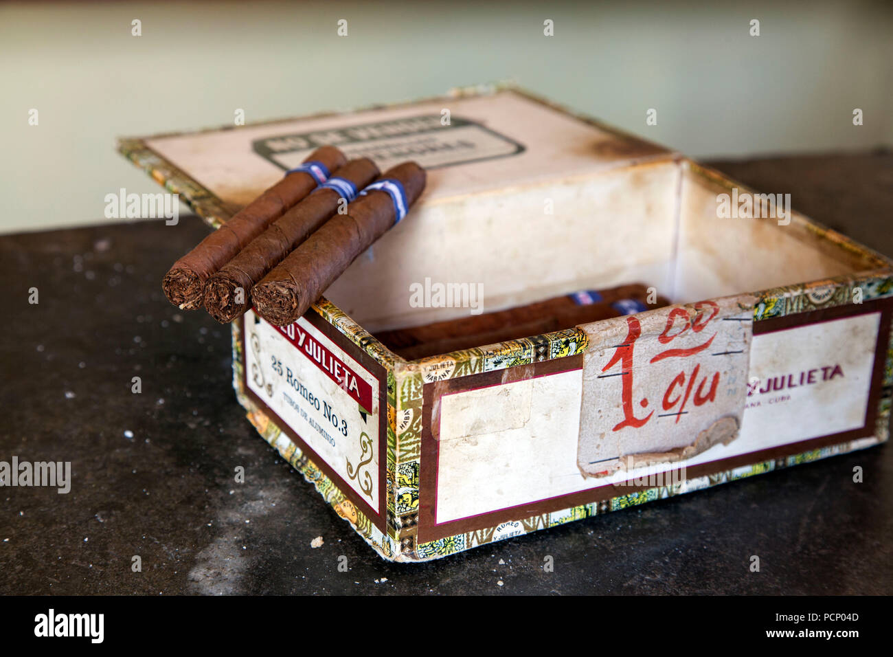 Caribbean, Cuba, Trinidad, cigars on cigar box Stock Photo - Alamy