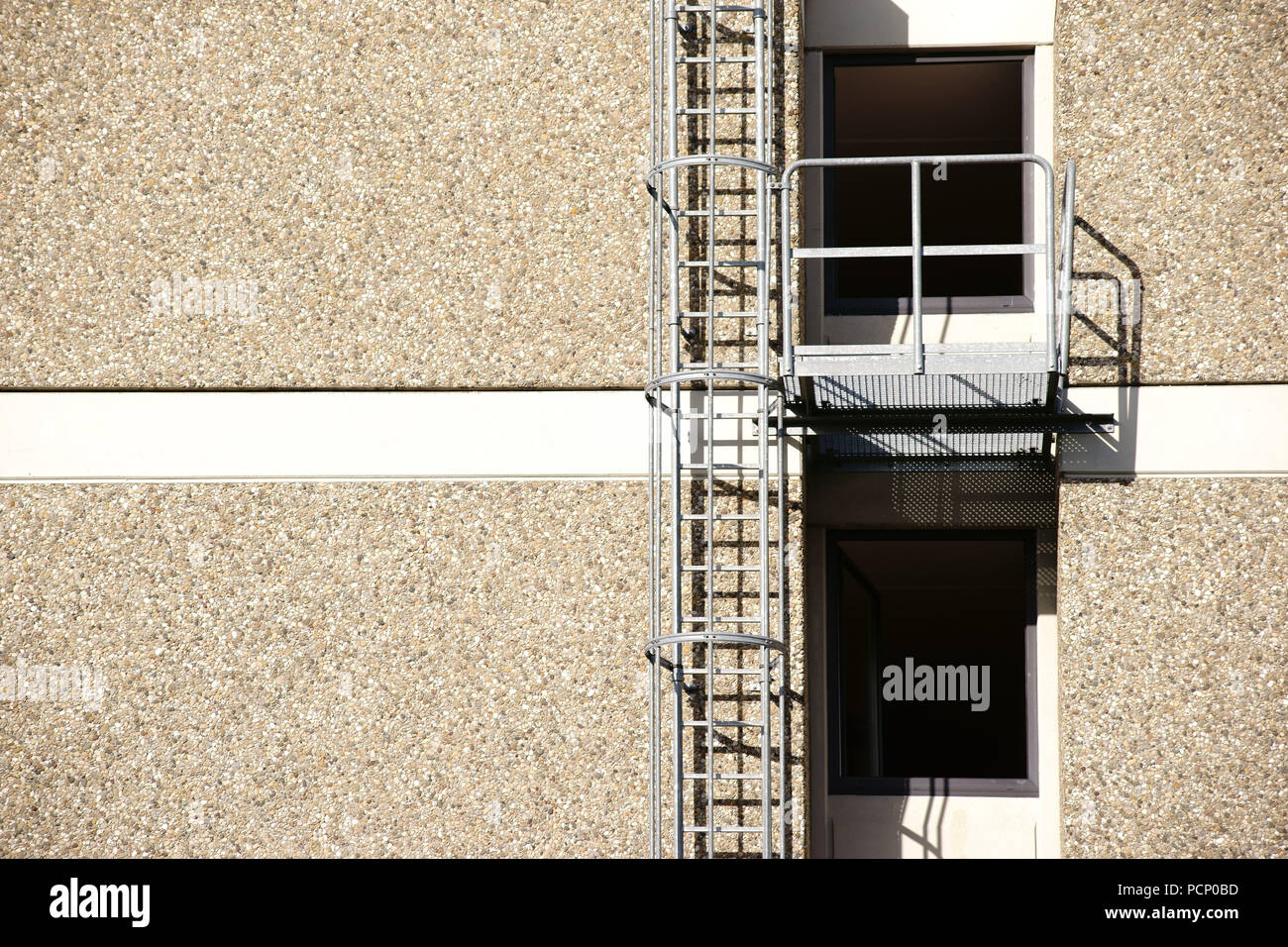 Scaffolding shadow hi-res stock photography and images - Alamy