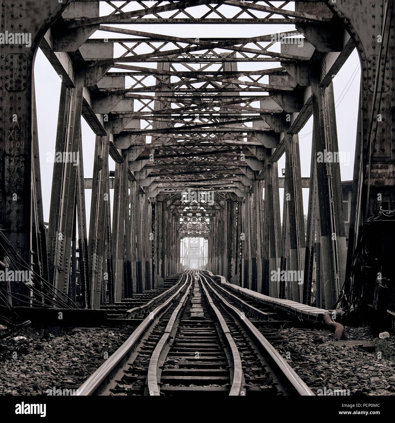 Vietnam bridge over red river in hi-res stock photography and images ...
