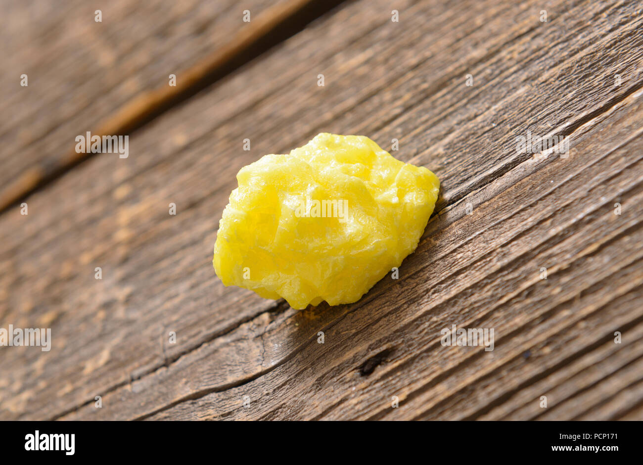 Real bright yellow crystalline solid native sulphur sulfur brimstone ...
