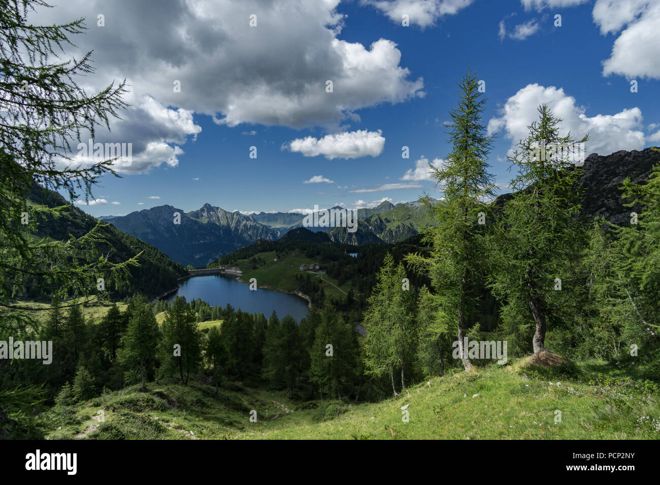 Discover lake hi-res stock photography and images - Alamy