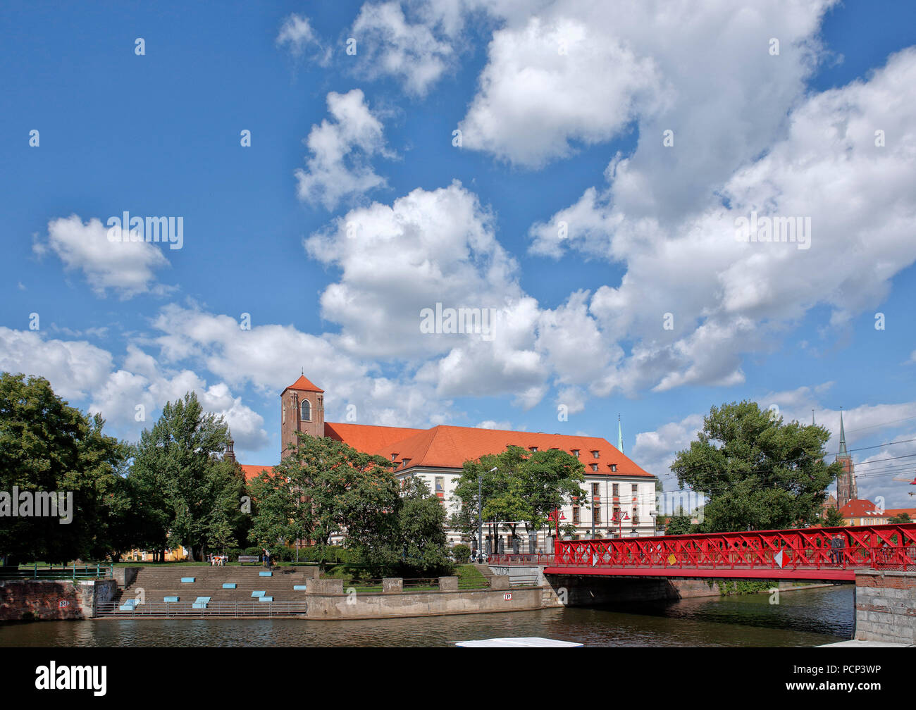 sand bridge (sandbruecke) from the old town of Wroclaw over to sand ...