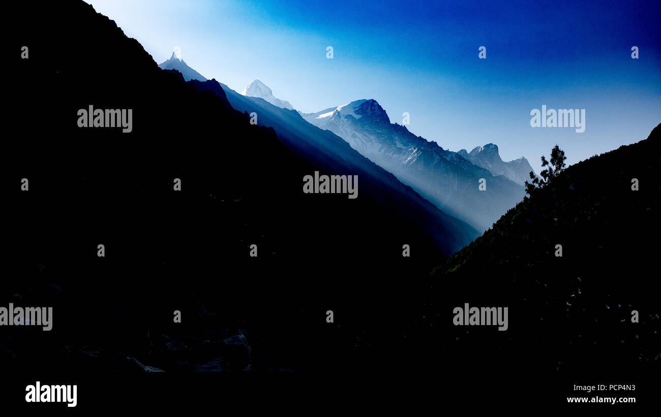 Himalaya mountain range hi-res stock photography and images - Alamy