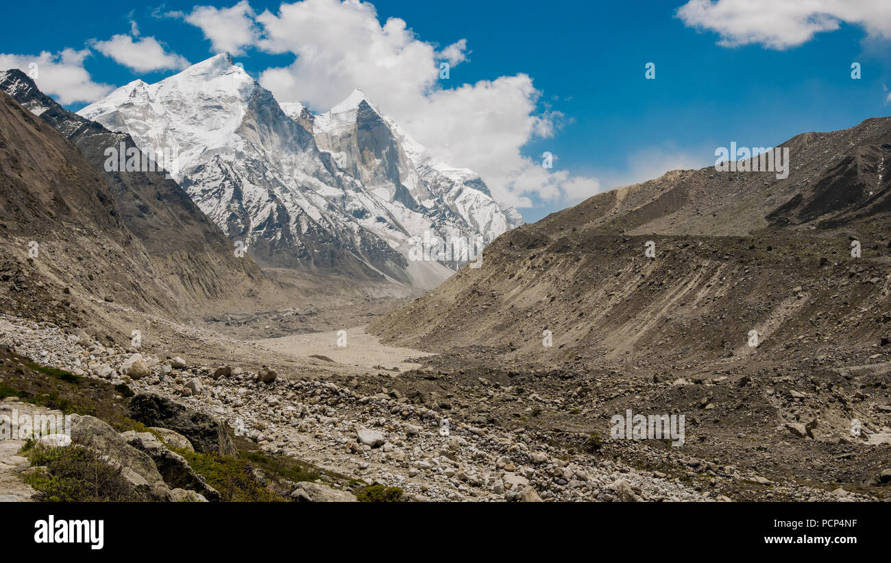 The majestic Himalayan Gangotri mountain range close to Gaumukh, the ...