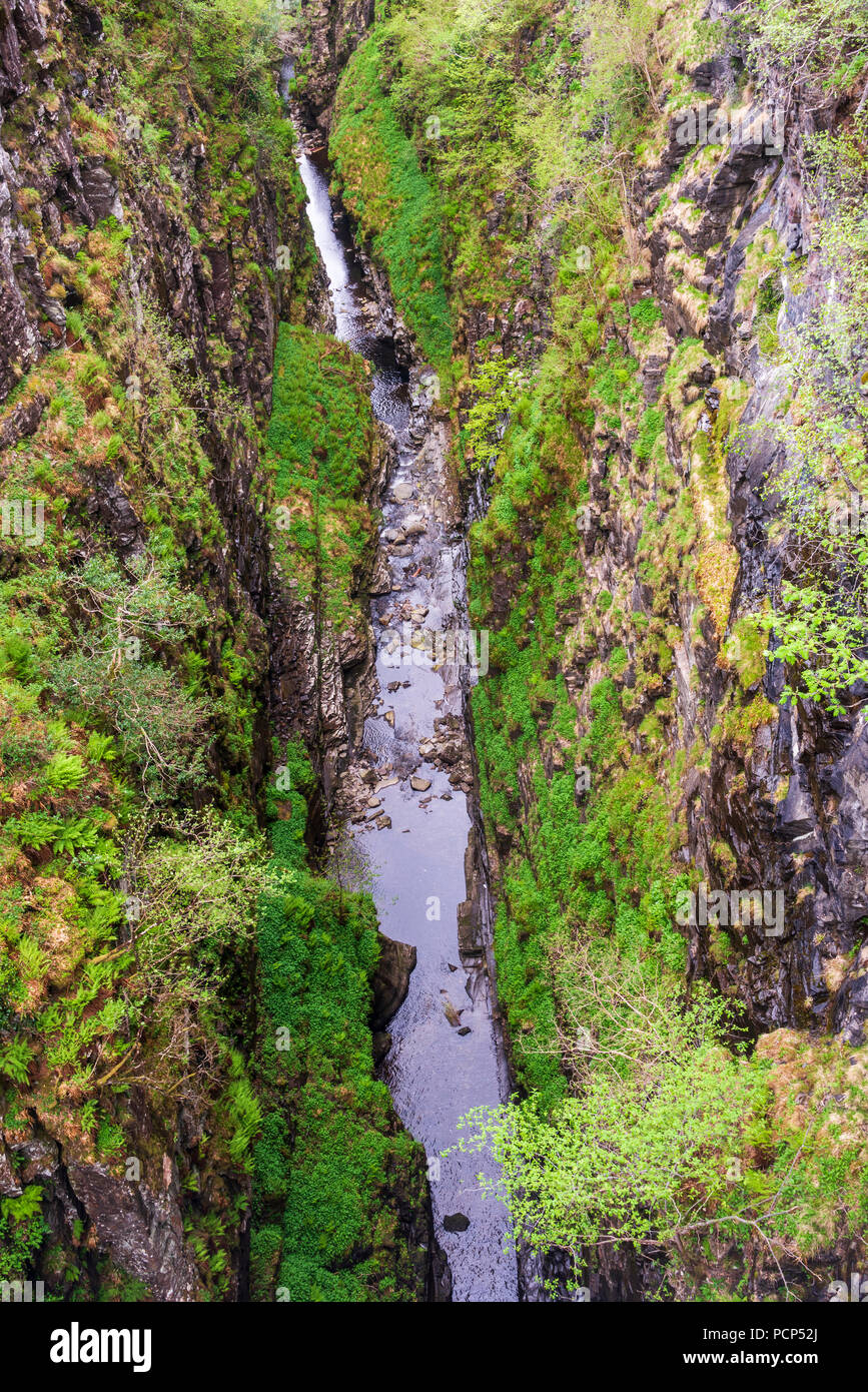 corrishalloch gorge and falls of measach views in a cloudy morning ...