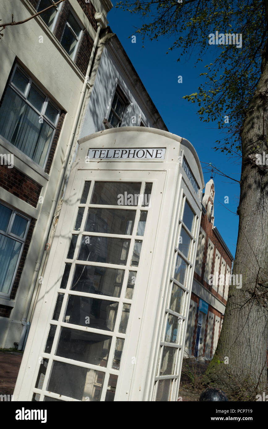 Hull telephone box hi-res stock photography and images - Alamy